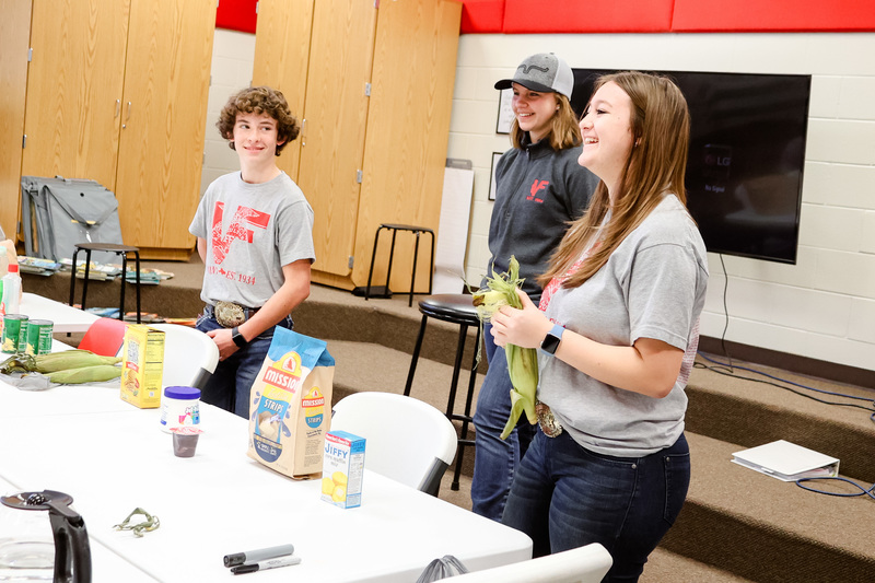 High School FFA Officers Visit 2nd Graders During National FFA Week ...